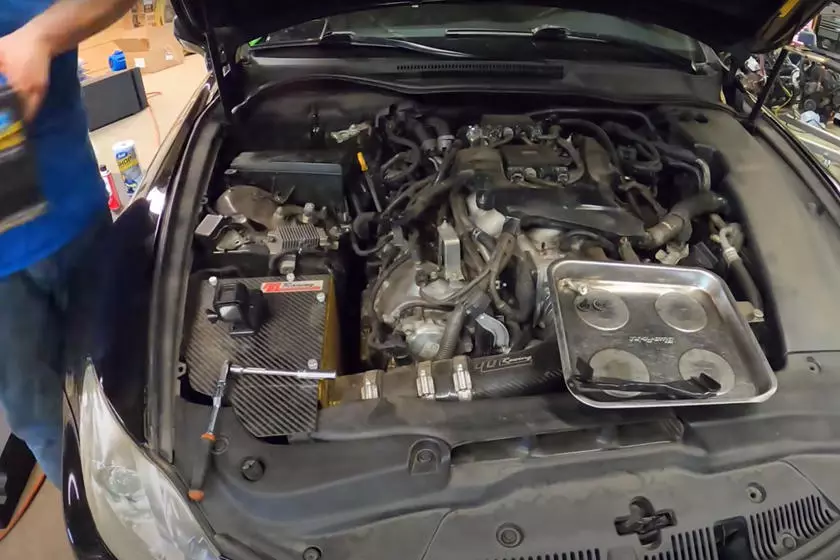 Co udělalo 220 000 mil s tímto motorem Lexus V8? 33191_3