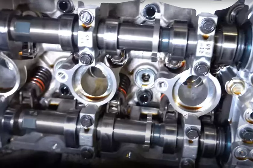 Ce au făcut 220.000 de mile acestui motor Lexus V8? 33191_4