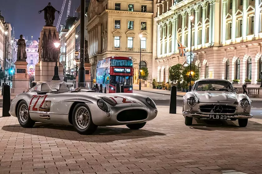 Сэр Стирлинг Мосстың Mercedes 300 SLR автокөлігінің Лондон арқылы соңғы жарылуын қараңыз. 33222_4