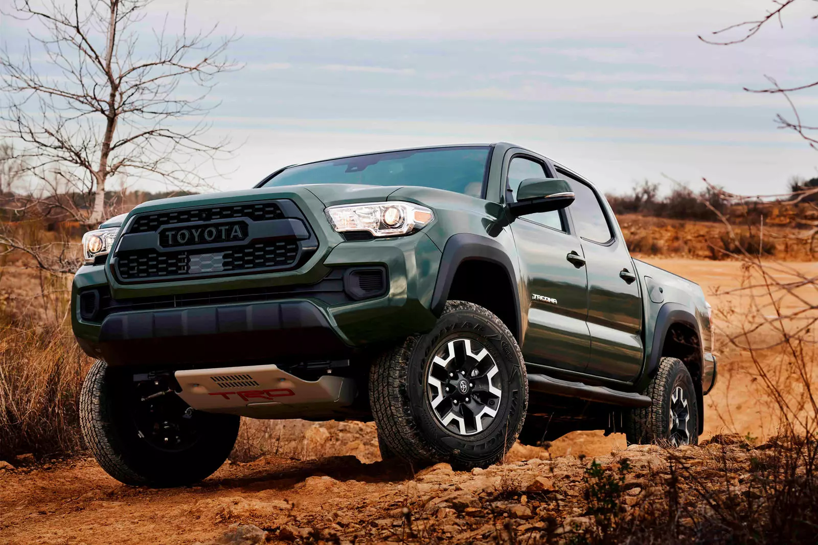 Toyota Tacoma Melangkah Dengan Kit Pengangkat TRD Baru