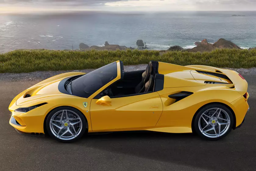 To je popolnoma novi Ferrari F8 Spider 33399_5