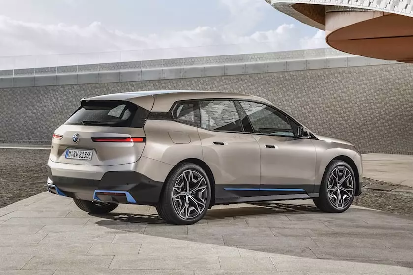 2022-2023 BMW iX Pohľad zozadu