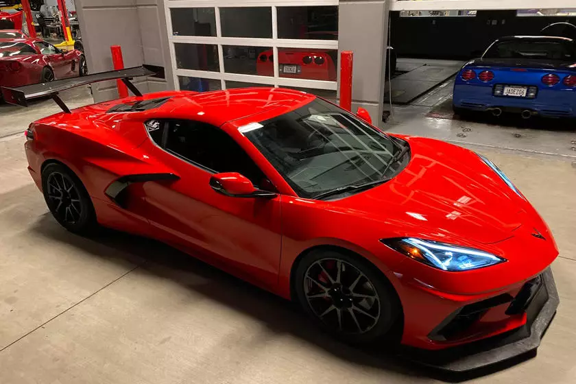 Chevrolet Corvette C8 försöker på en massiv bakvinge 33479_5