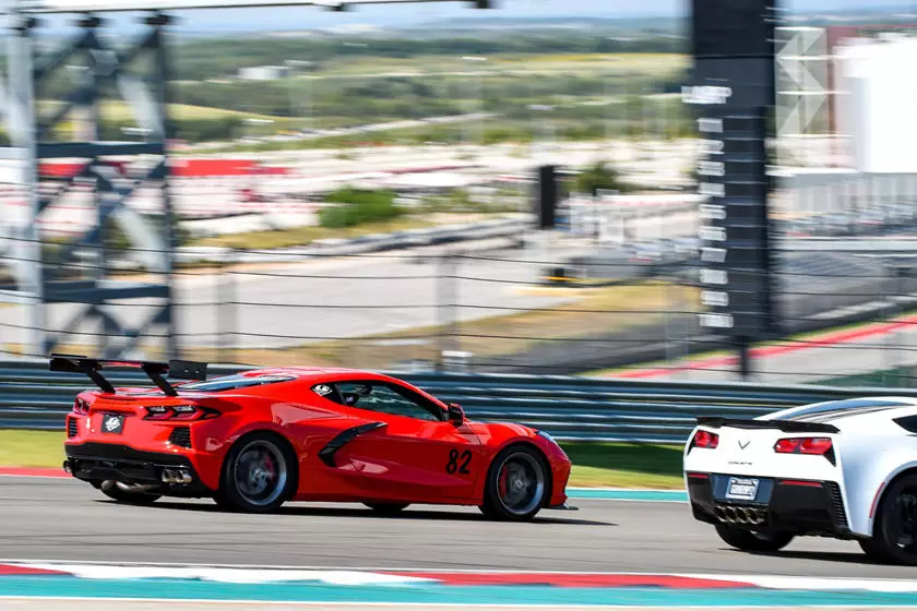 Chevrolet Corvette C8 försöker på en massiv bakvinge 33479_7