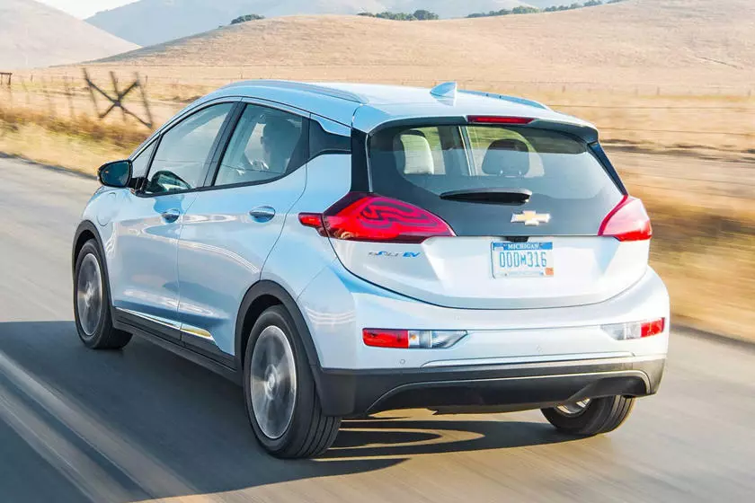 2017-2020 Chevrolet Bolt EV චලනය වන වම් පසුපස කෝණය