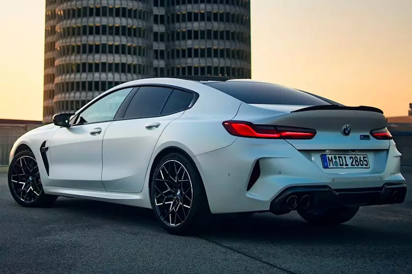 2023 BMW M8 przybywa z większą wydajnością i luksusem 33555_20