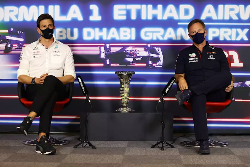 رفض Red Bull's F1 Boss جولة في مصنع Mercedes F1 33575_4