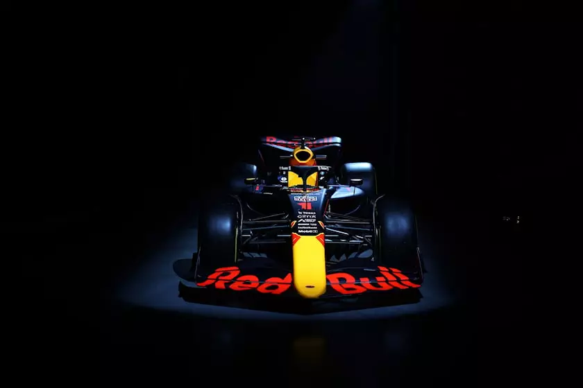 رفض Red Bull's F1 Boss جولة في مصنع Mercedes F1 33575_9