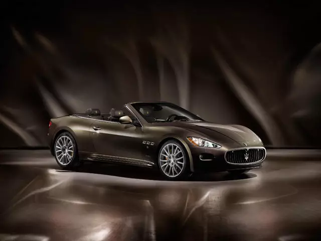 Fideo: Tu ôl i Llenni'r Maserati GranCabrio Fendi 33772_2