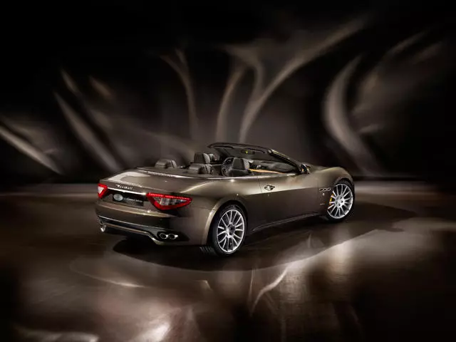 ဗီဒီယို- Maserati GranCabrio Fendi ၏ ပြကွက်များ နောက်ကွယ် 33772_3