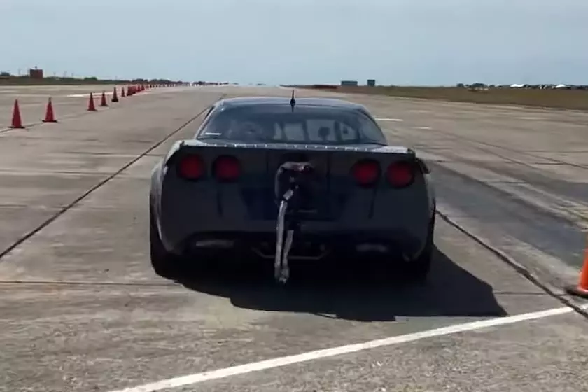 Se denna Corvette Z06 nå över 240 MPH på en mil 3380_1