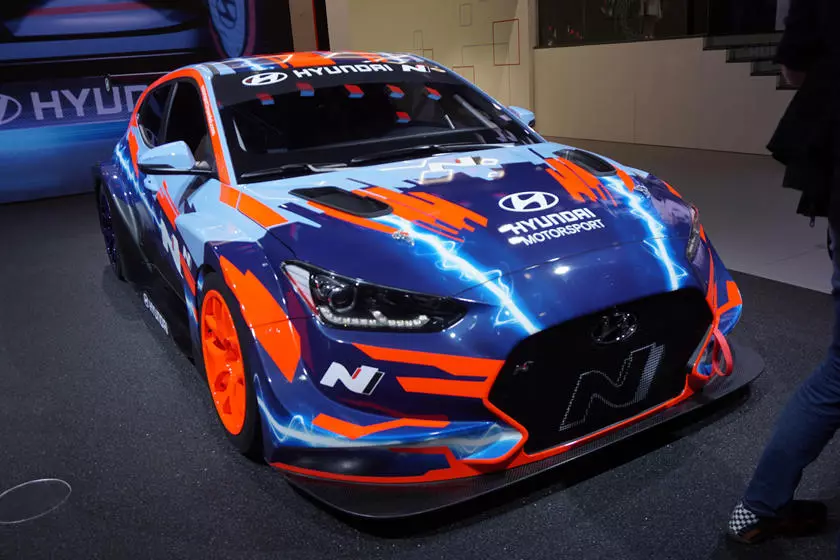 මෙය Hyundai හි නව Electric Racecar වේ 33914_1