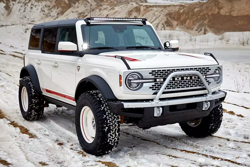 මෙම එක්-ආකාරයේ Ford Bronco මිලදී ගැනීම සැබෑ ආශීර්වාදයක් වනු ඇත 33919_1