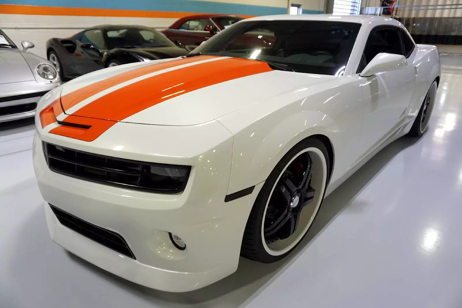 Unik 700-HP Chevrolet Camaro Iku Throwback 2000s Sejati