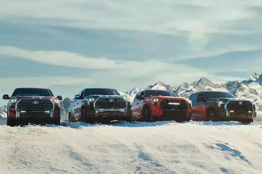 Những ngôi sao Toyota Tundra trong quảng cáo Super Bowl với những Jones nổi tiếng 34069_2