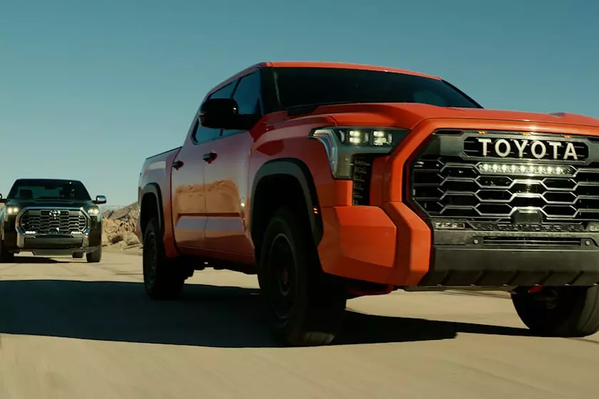 Toyota Tundra protagoniza el anuncio del Super Bowl con Joneses famosos 34069_3