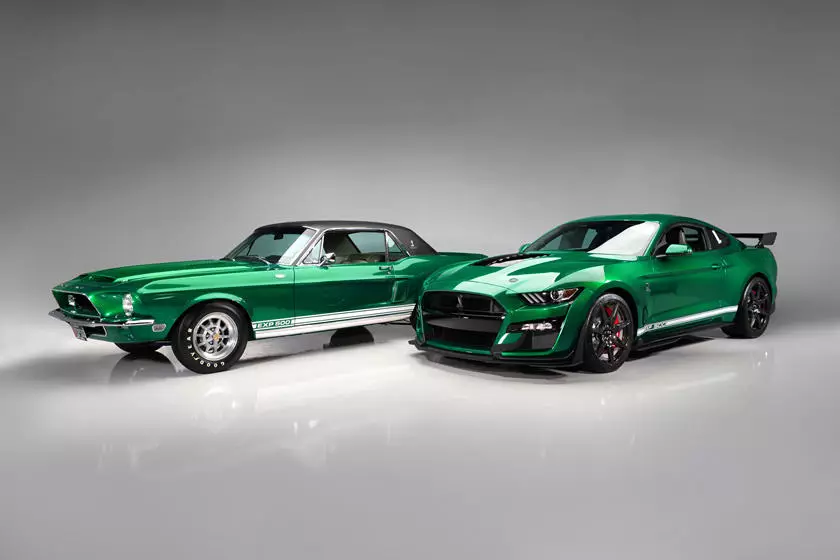 Du specialūs „Shelby GT500“ pasirodys dideliame ekrane 34172_3