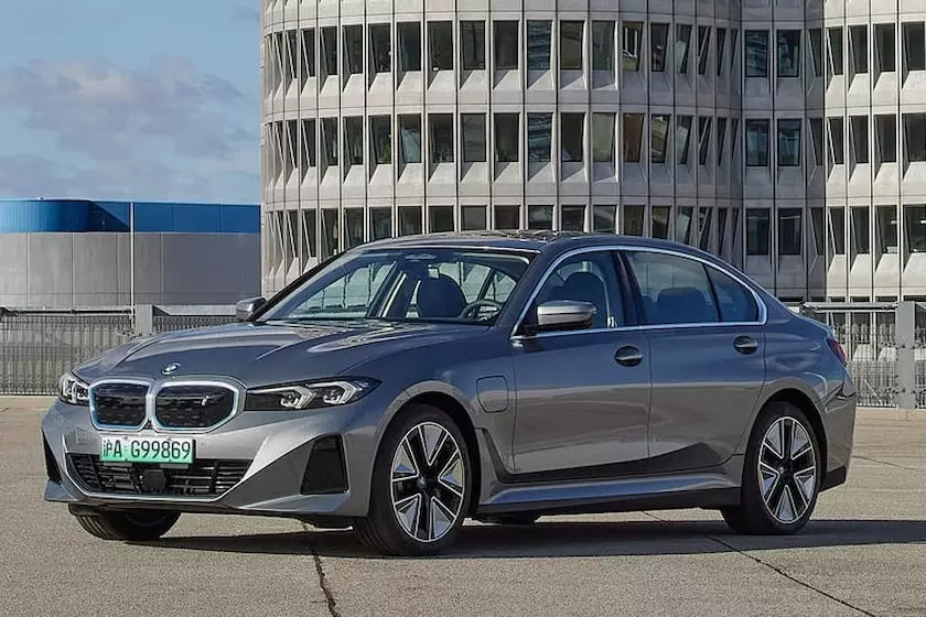 BMW, All-Electric 3 Serisini Tanıttı, Ama Ona Sahip Olamazsınız 3422_1