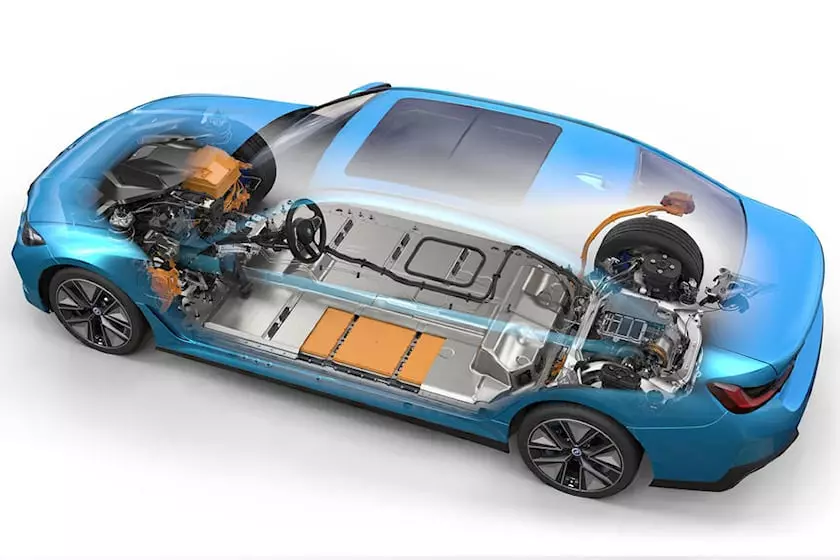 BMW Enthüllt Déi All-Electric 3 Serie, awer Dir kënnt et net hunn 3422_3