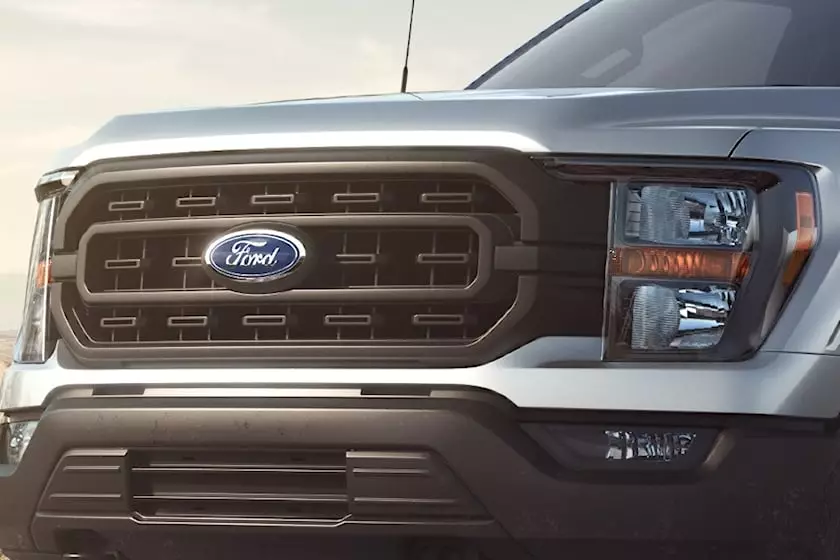 Ford F-150 Rattler од 2023 година откриен како off-roader управуван со вредност 3426_7