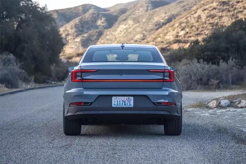 2021-2022 Polestar 2, вид сзади