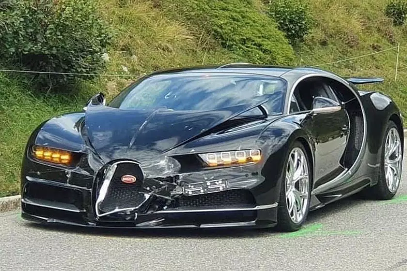 Bugatti Chiron Dan Porsche 911 Terlibat Dalam Nahas $4 Juta 34341_1