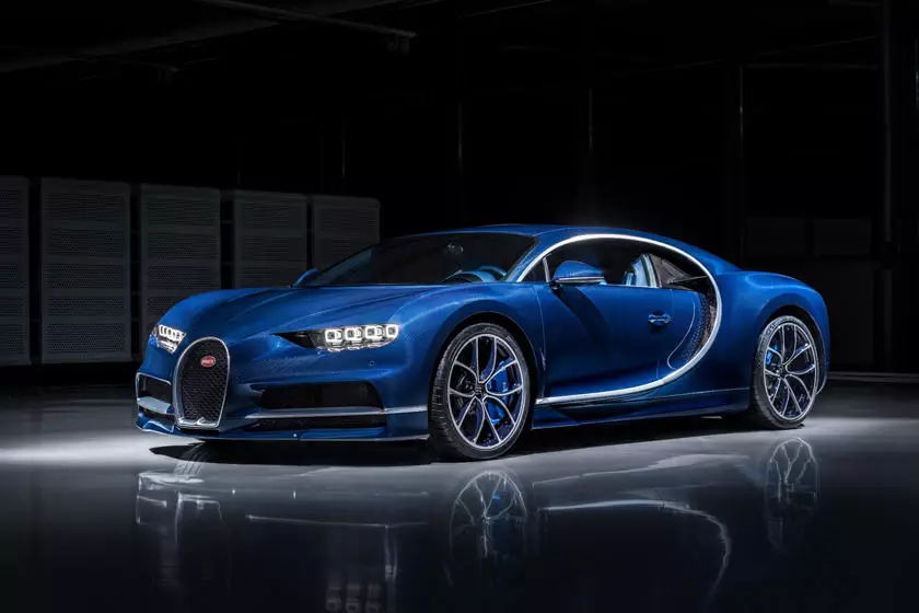 2016 Bugatti Chiron Coupe פראָנט ווינקל View