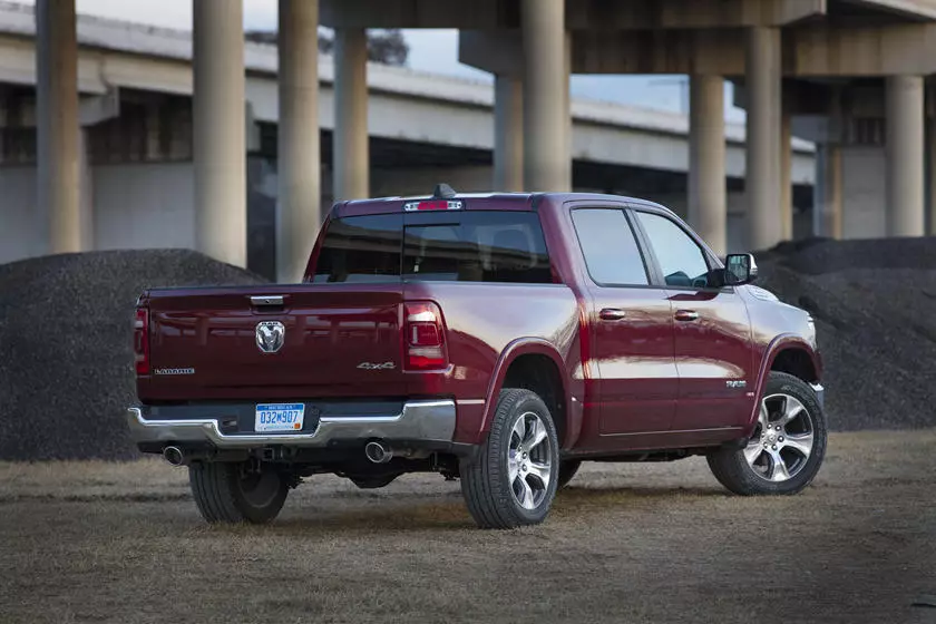 2019-2020 Ram 1500 ມຸມເບິ່ງຫລັງ