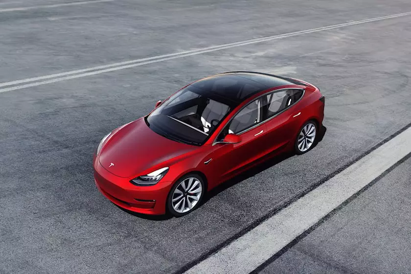 2017–2022 m. Tesla Model 3 vaizdas iš priekio