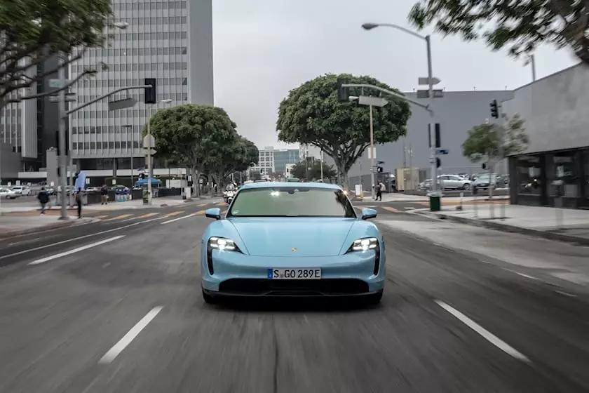 2020-2022 Porsche Taycan 4S წინა ხედი