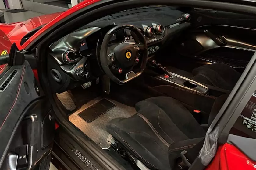 Кими Райкконен продает свой подержанный Ferrari F12tdf 34596_4