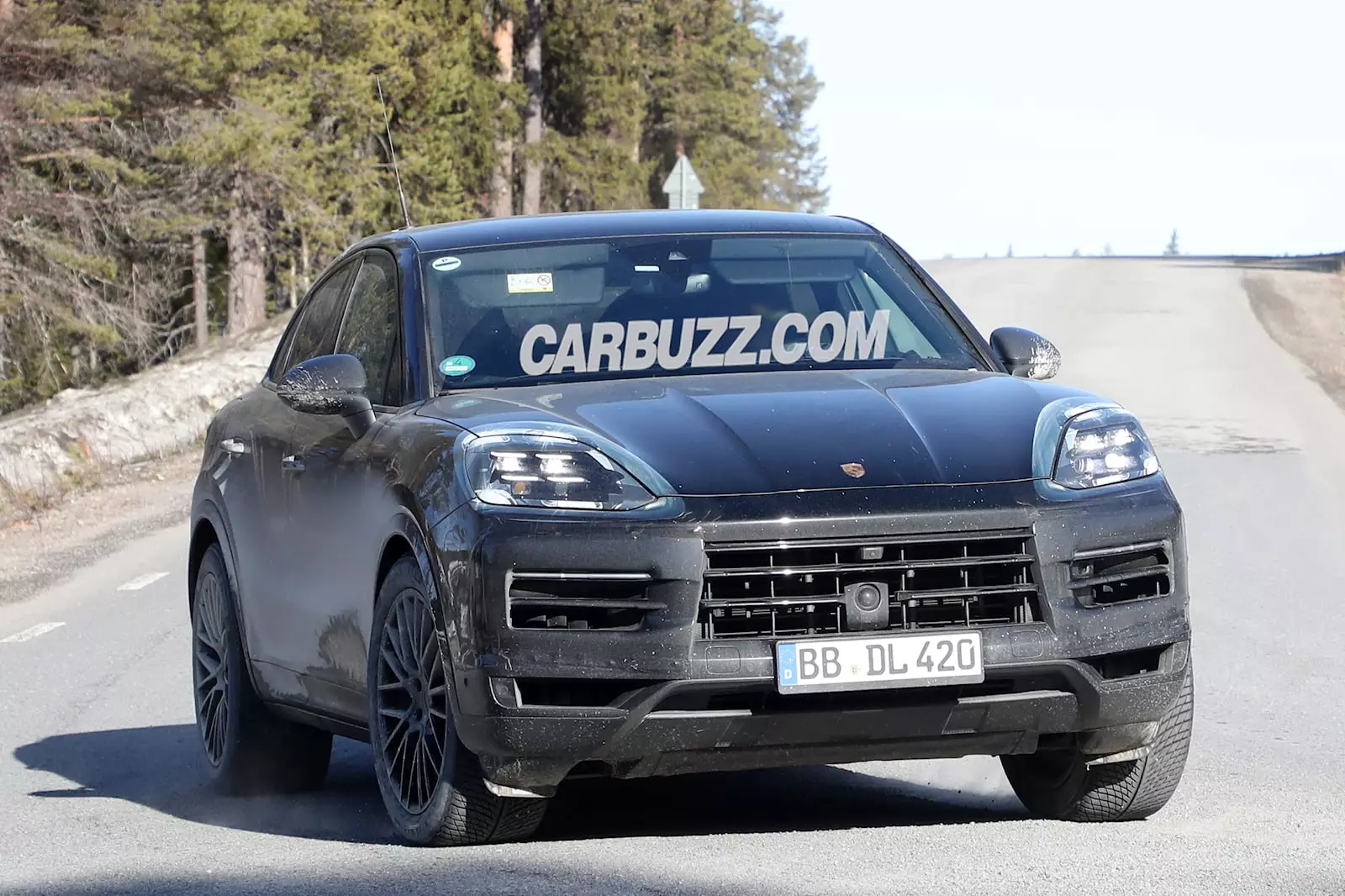 Bag-ong Porsche Cayenne Coupe Uban sa Taycan Styling