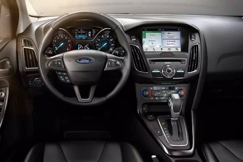 2015-2018 Ford Focus Hatchback Central Console