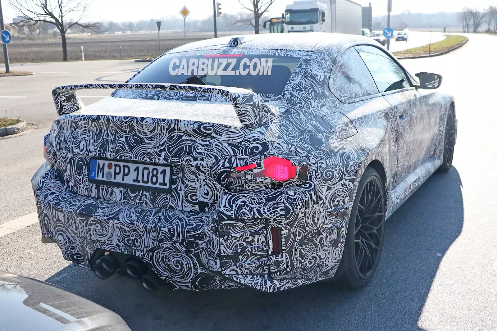 Bag-ong BMW M2 Spied Nagsul-ob sa M Performance Parts Dili Nindot tan-awon