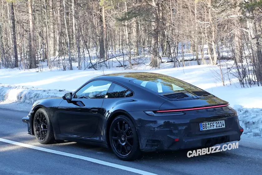 Porsche 911 Hybrid leƙen asiri yana ɗaukar kan Nurburgring 3465_4