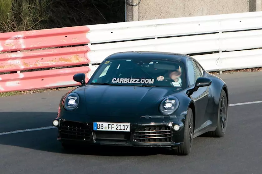 Porsche 911 Hybrid leƙen asiri yana ɗaukar kan Nurburgring 3465_9