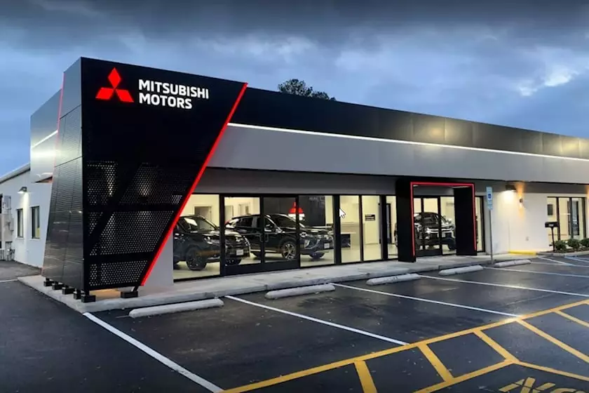 Mitsubishi AQShning katta marrasini yangi dilerlik bilan nishonladi 34661_1