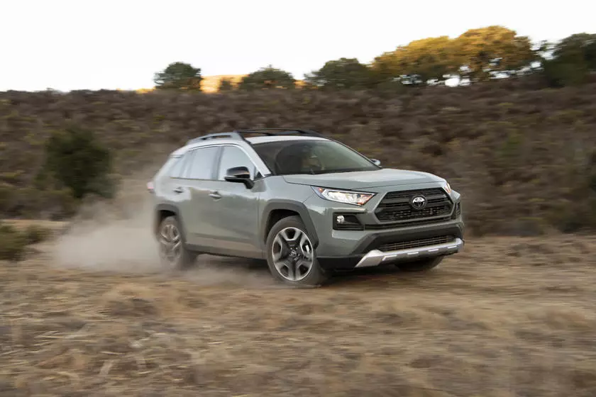 2019-2021 Toyota RAV4 Trekvart set fra højre forfra