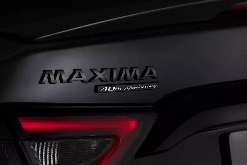 Nissan Maxima 40th Anniversary Edition ਦੀ ਕੀਮਤ ਇੱਕ Stinger GT ਤੋਂ ਘੱਟ ਹੈ। 34835_4