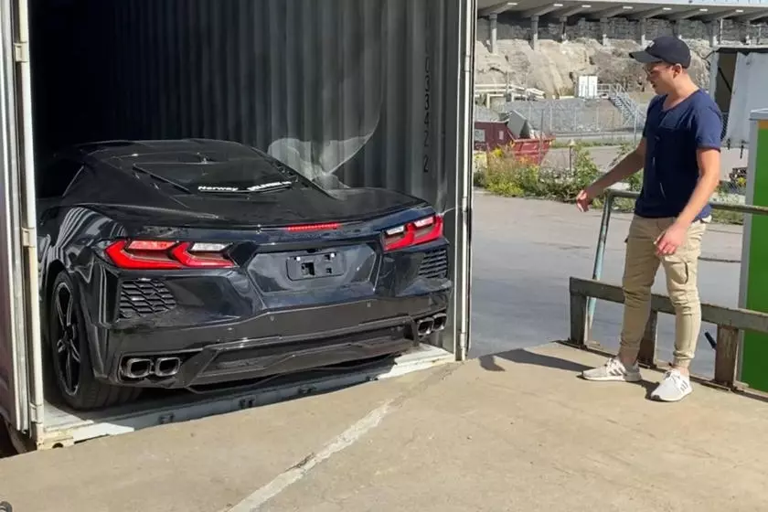 Bu Adam C8 Corvette Stingray üçün 280.000 dollar ödəyib 35046_2