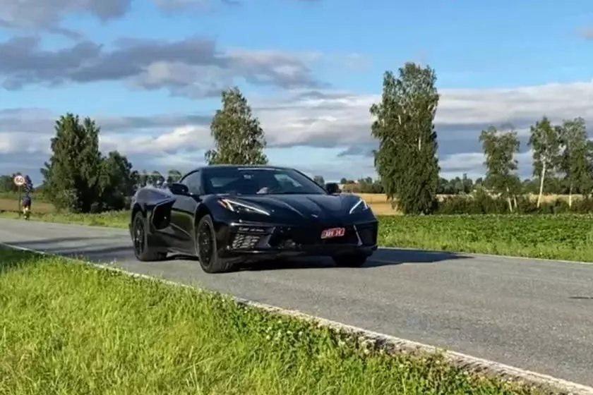 Aquest noi va pagar 280.000 dòlars per un C8 Corvette Stingray 35046_5