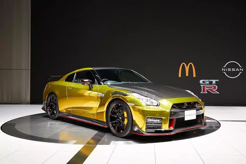 Nissan GT-R McDonald's Edition ນໍາເອົາຄວາມຫມາຍໃຫມ່ໃຫ້ກັບ Fast Food 35064_3