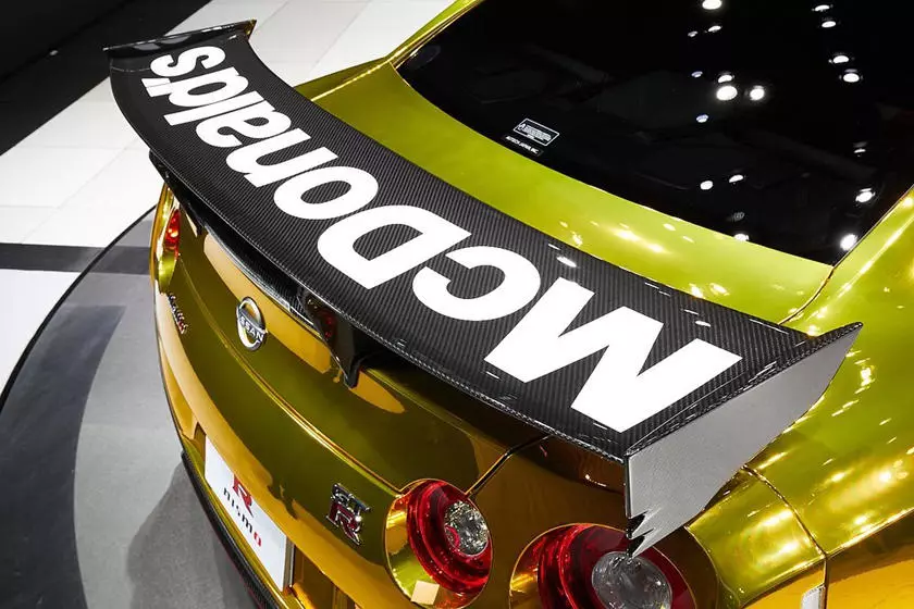 Nissan GT-R McDonald's басылымы фастфудқа жаңа мағына береді 35064_5