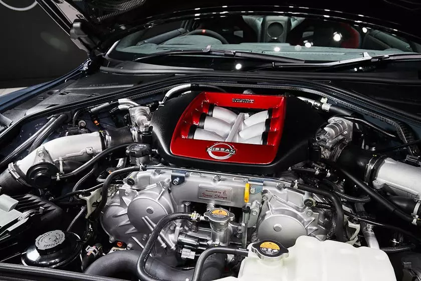 Nissan GT-R McDonald's басылымы фастфудқа жаңа мағына береді 35064_9