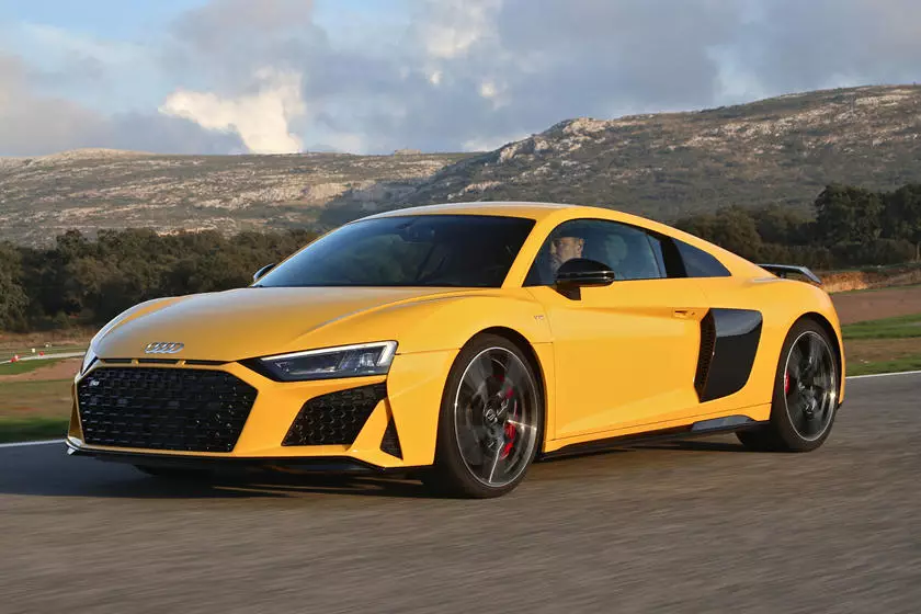 2020 Audi R8 Coupe алдыңкы көрүнүшү Айдоо