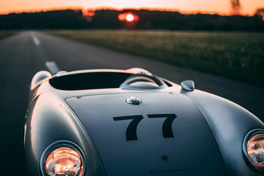 Toto ultravzácné Porsche 550 Spyder z roku 1955 vlastnil Picassoův syn 35189_18