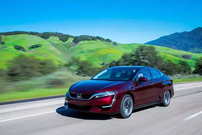 2017-2021 Honda Clarity Fuel Cell Front View Driving