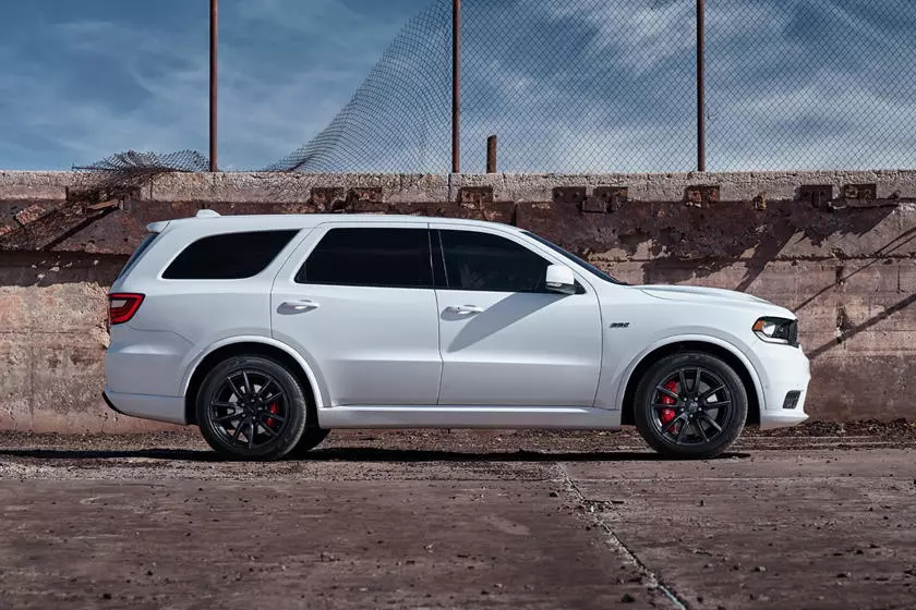 Vista lateral direita do Dodge Durango SRT 2018-2020