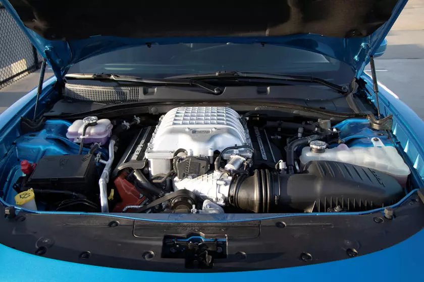 २०२० डज चार्जर SRT Hellcat Engine Bay