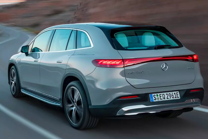 I-Mercedes-Benz EQS SUV iFika inoBuchwephesha obuninzi kunye nobunewunewu obuninzi 354327_5